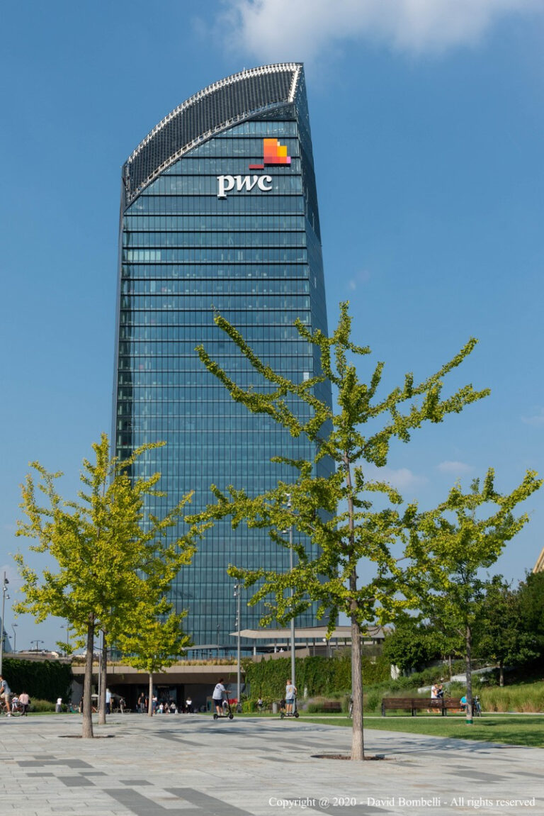 Completata la Torre PwC a CityLife – By Internews
