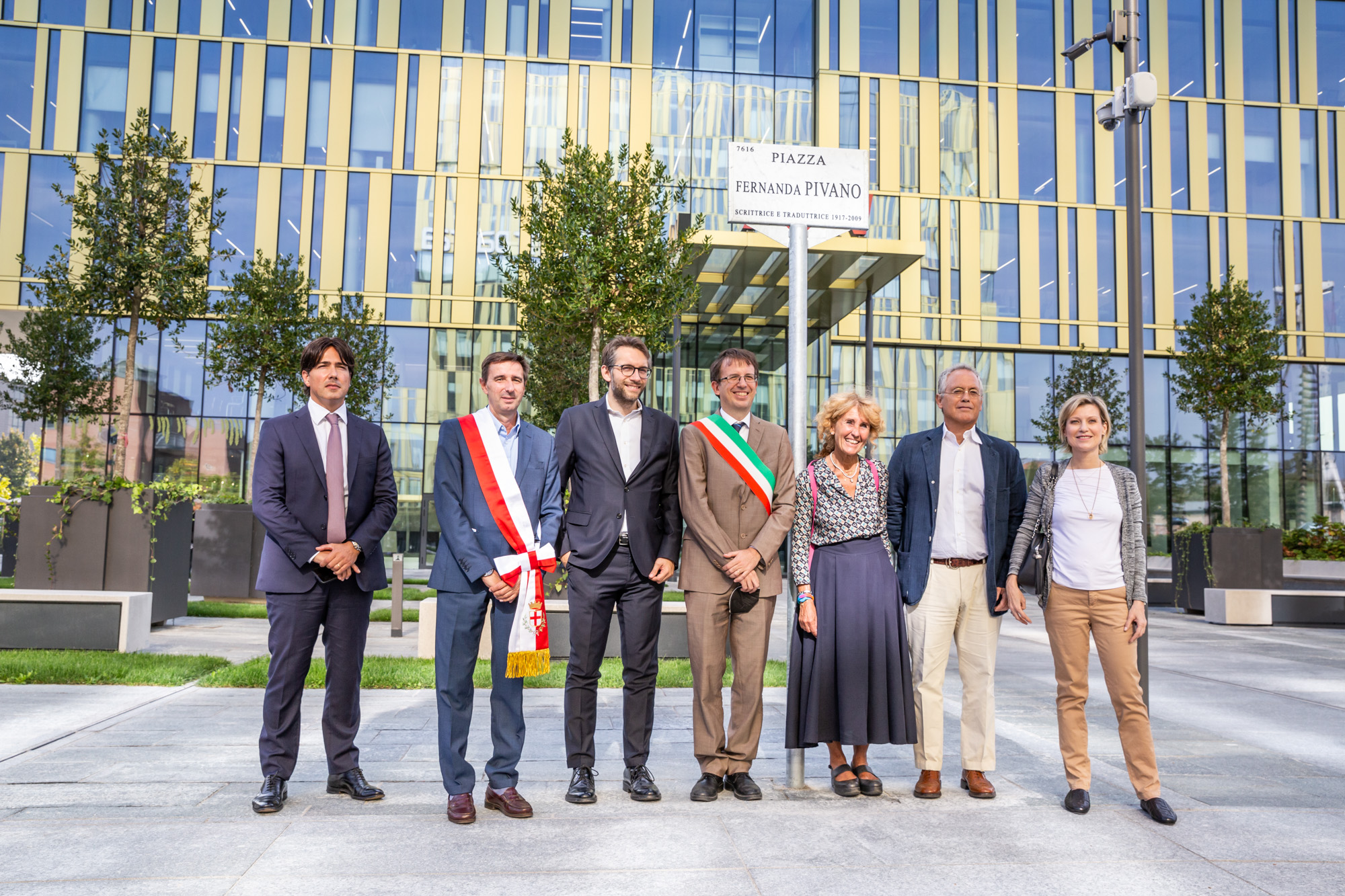 Milano, inaugurata la piazza di “The Sign”, di Covivio e a firma di ...