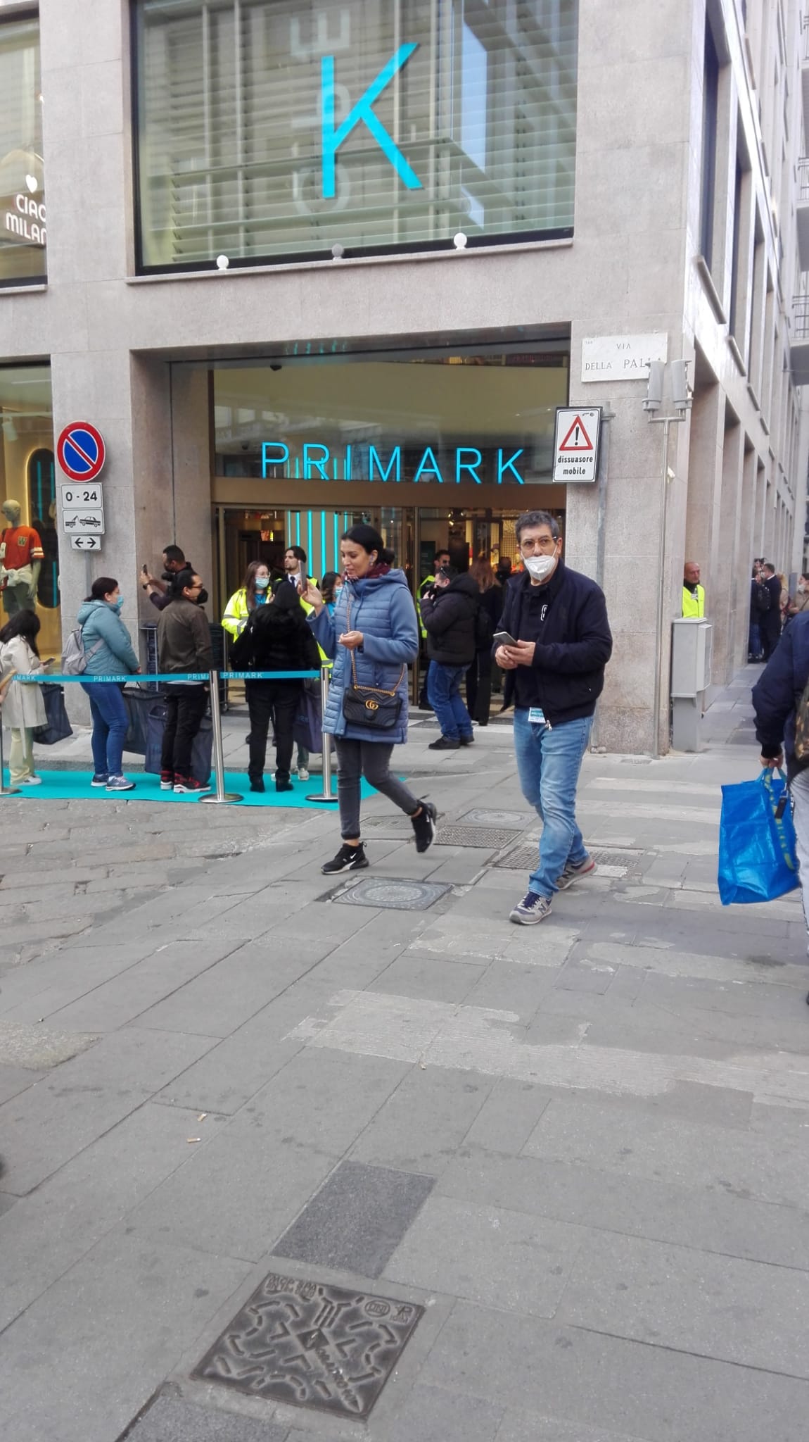 Apre oggi nel centro di Milano il flagship store italiano di Primark ...