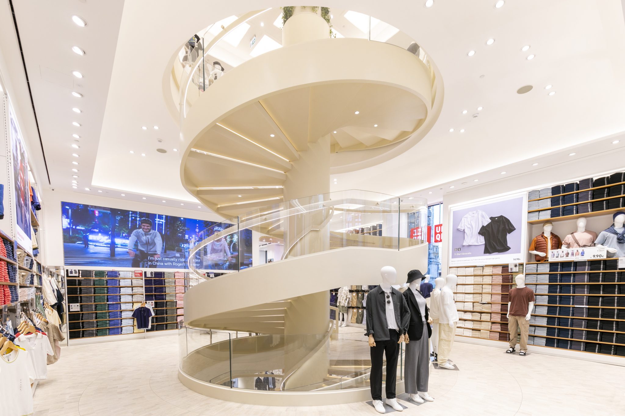 Tétris Italia realizza il fit-out del nuovo flagship store di Uniqlo a ...